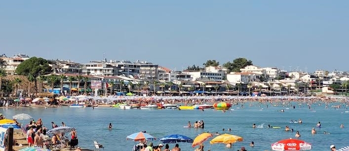 ALTINKUM SAHİLİNDE YOĞUNLUK DEVAM EDİYOR - Mavi Didim Gazetesi