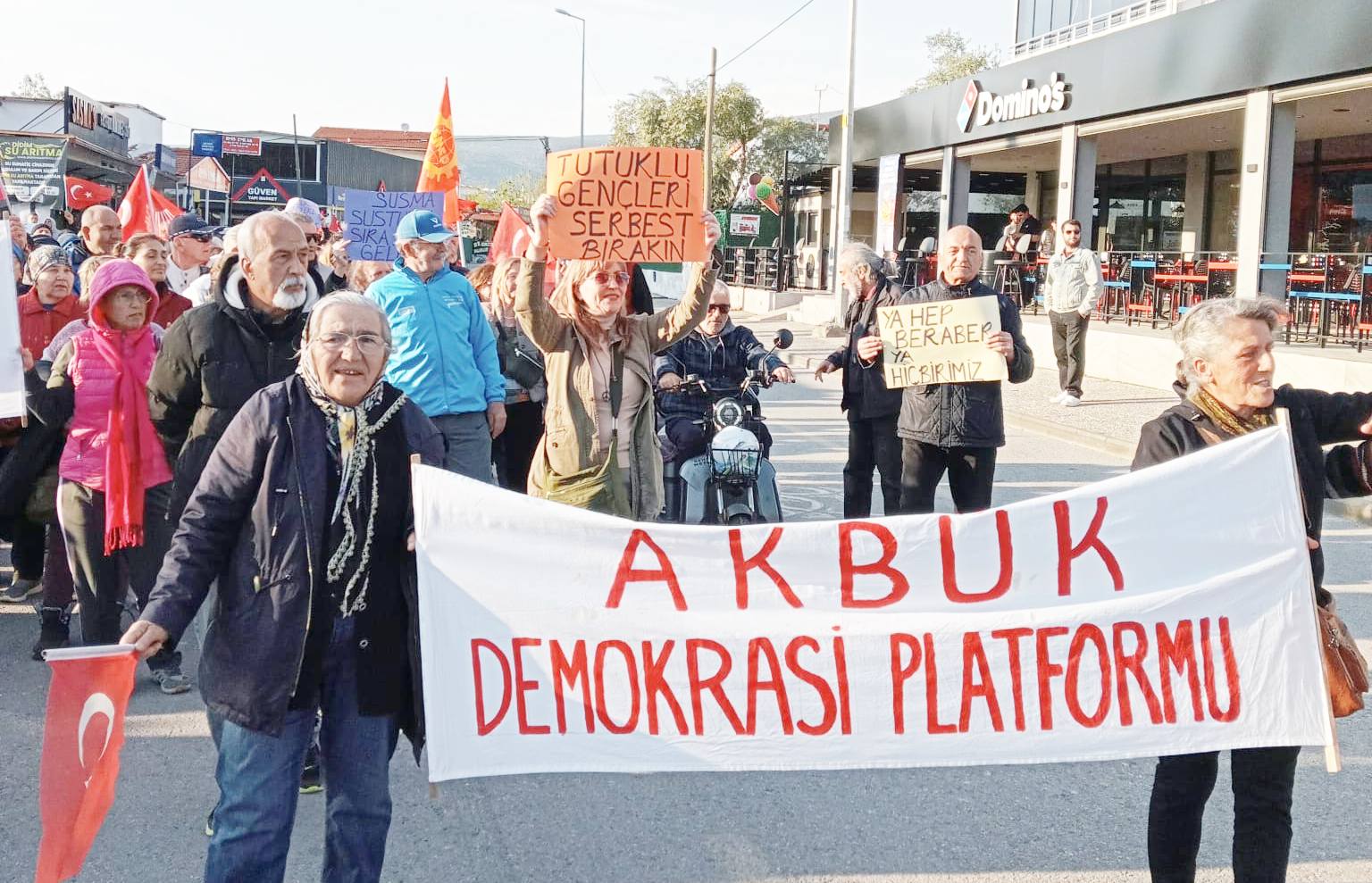 Akbük'te De­mok­ra­si Çağ­rı­sı: “Tek Adam Sul­ta­sı­na İzin Ver­me­ye ...